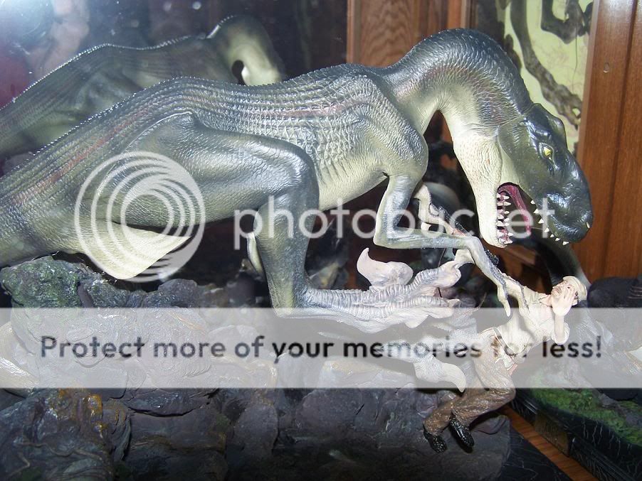 OT: King Kong vs V-rex Statue | Rebelscum.com Forums