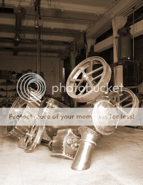 Weird steam engine sculpture | Smokstak® Antique Engine Community*