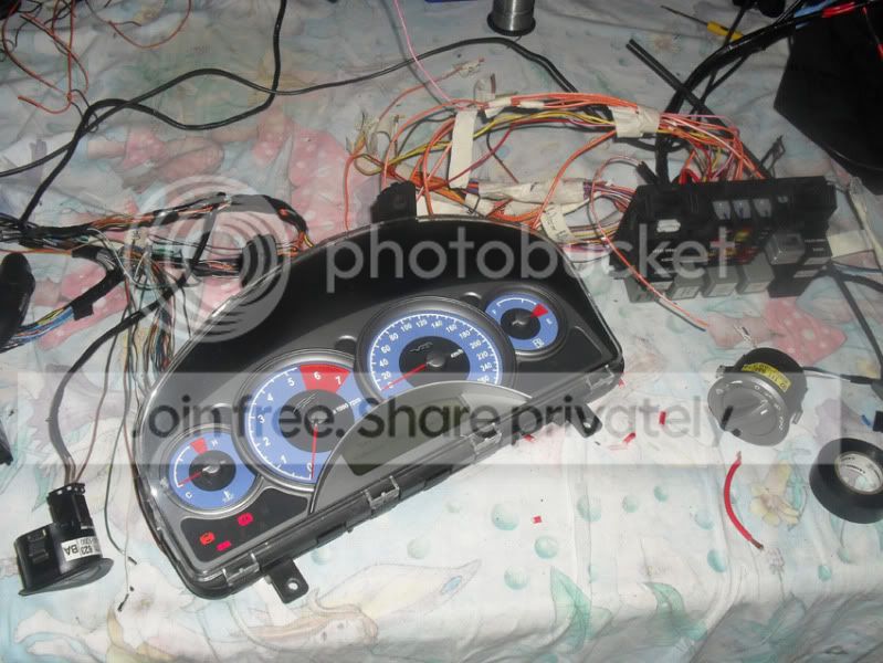 VZ Dash Conversion into LX Torana | Just Commodores